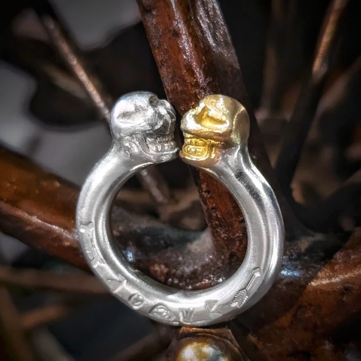 2 Skull Pinky Ring with One side k18 Skull Custom - 8UP