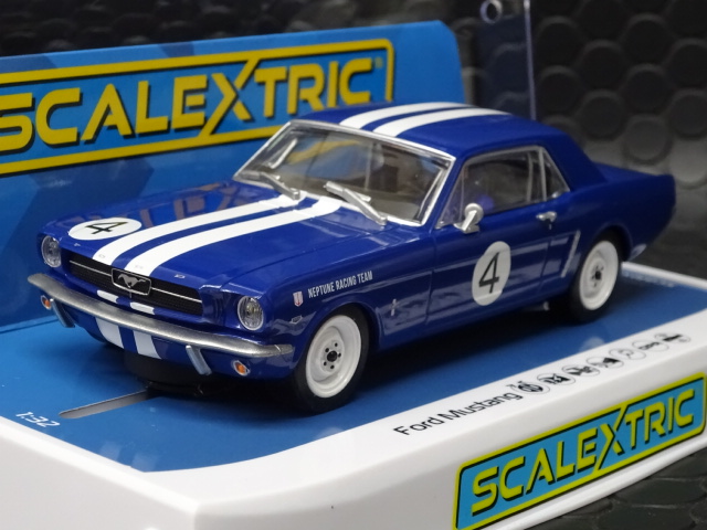 Scalextric 1/32 ｽﾛｯﾄｶｰ C4458 Ford Mustang #4 "Neptune Racing" Norm ...