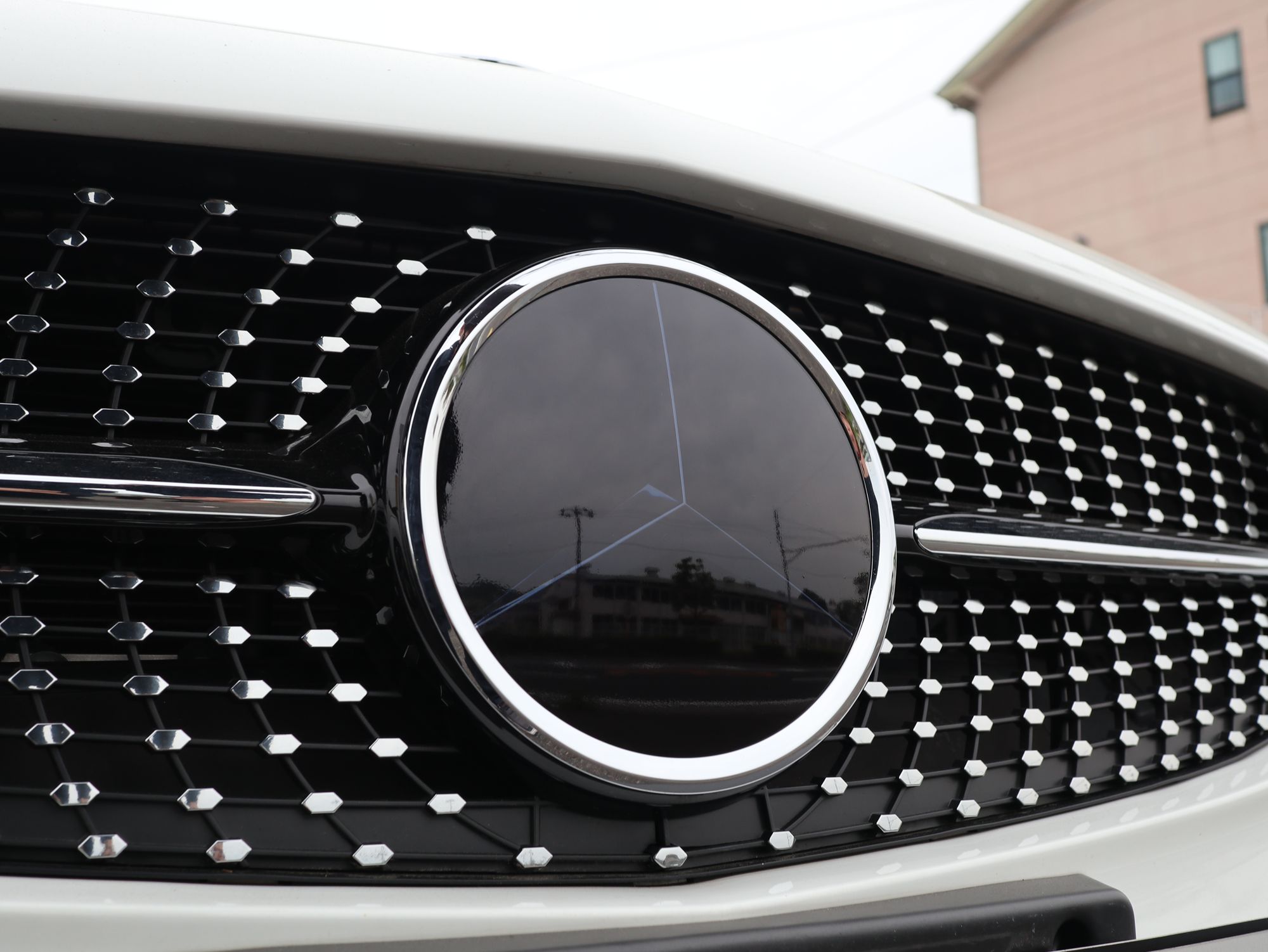 Tint+ メルセデスベンツ CLAクラス C117/X117 クーペ/シューティングブレーク フロントエンブレム 用 (スモーク) - DCP STORE