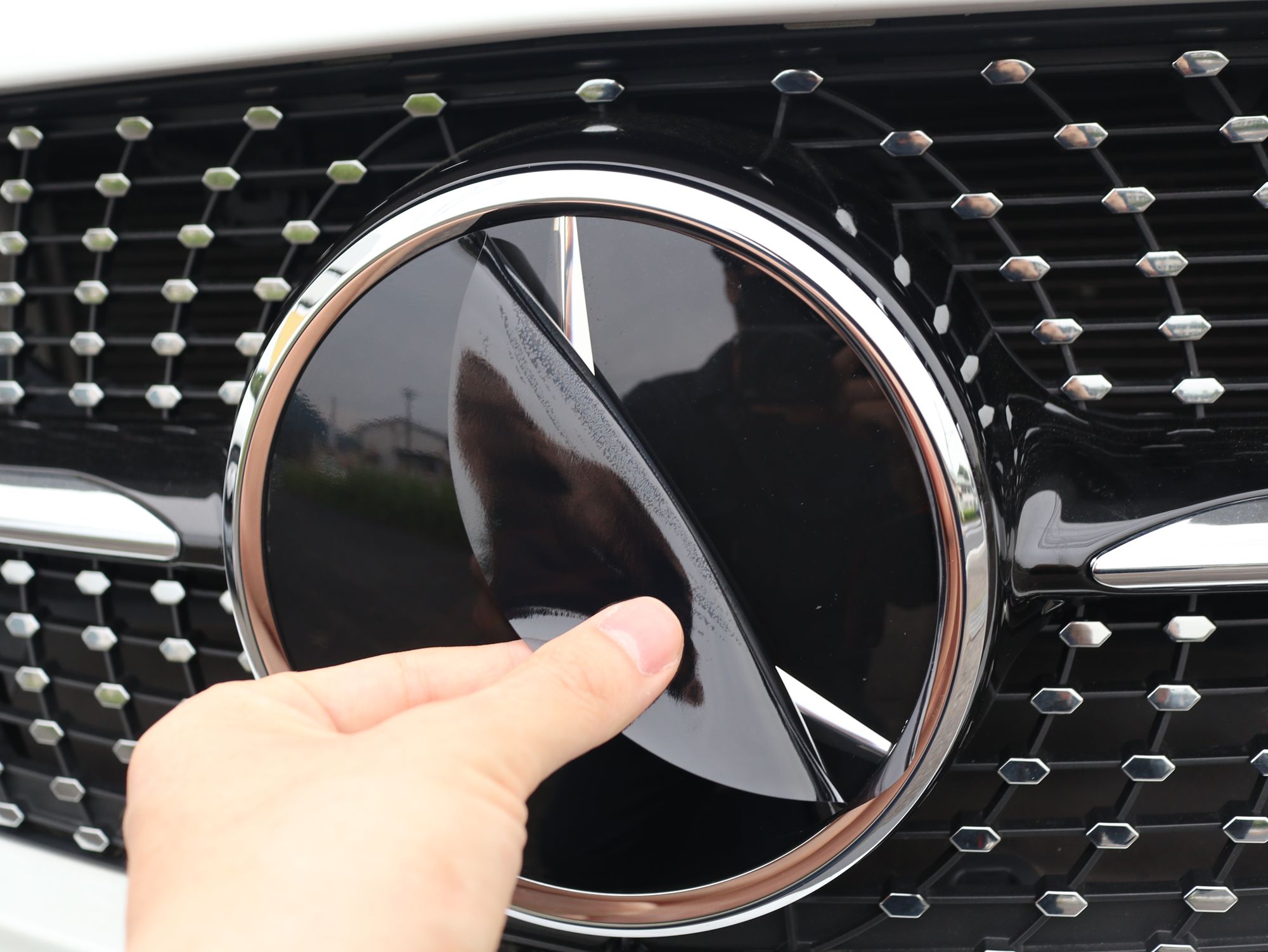 Tint+ メルセデスベンツ CLAクラス C117/X117 クーペ/シューティングブレーク フロントエンブレム 用 (★ブラックスモーク) - DCP STORE