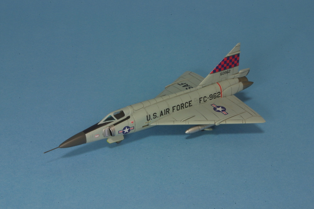 1/144 F-102デルタダガー アメリカ空軍#2 (2-163) - らんでぃんぐ・ぎあ