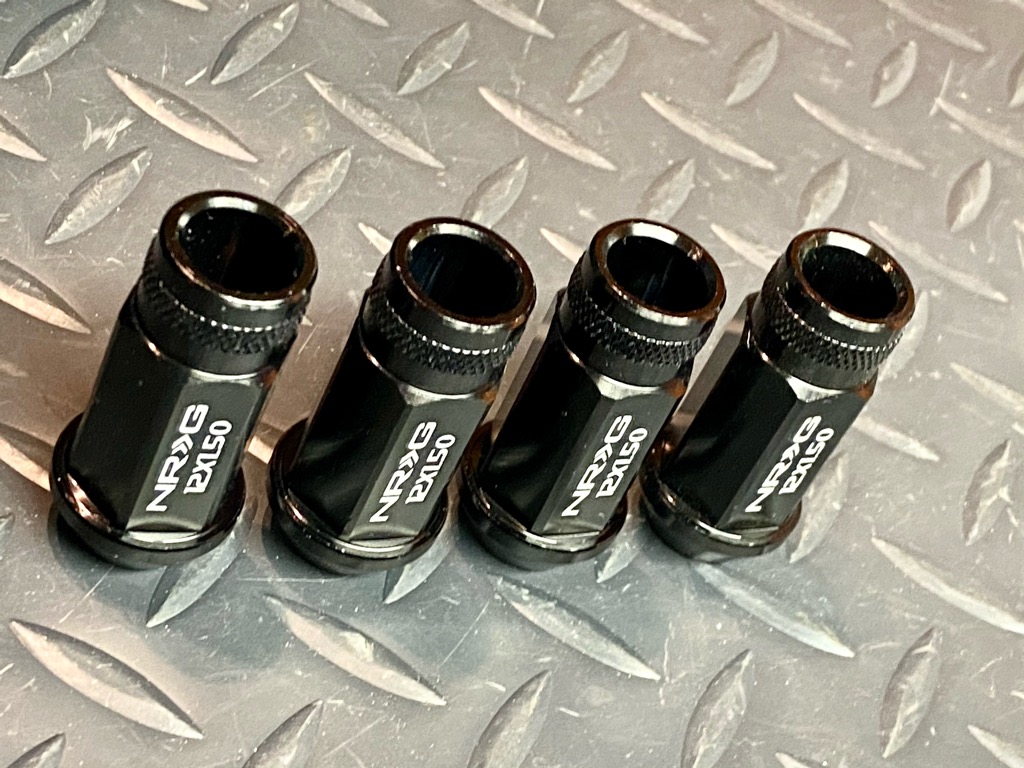 NRG 800 SERIES EXTENDED ALUMINUM LUG NUTS M12 X 1.50 BLACK - SCR_WORKS